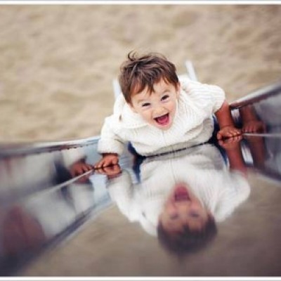 10 HOLD Phrasal Verbs: hold up, hold to, hold out… · engVid