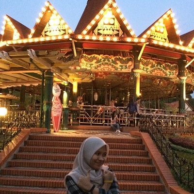 English Grammar: How to use “to” before an “-ing” verb · engVid