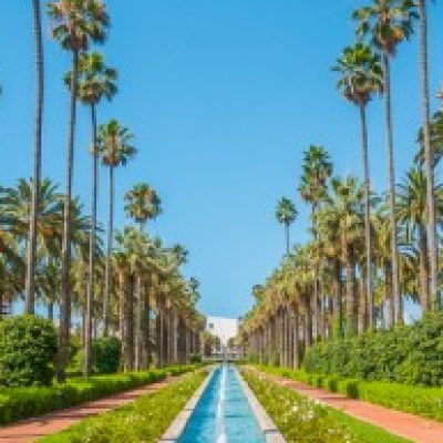 AT, ON, or IN? The Triangle Method for Prepositions of Place · engVid