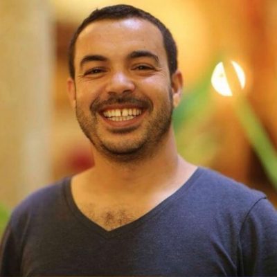 AT, ON, or IN? The Triangle Method for Prepositions of Place · engVid