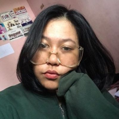 AT, ON, or IN? The Triangle Method for Prepositions of Place · engVid