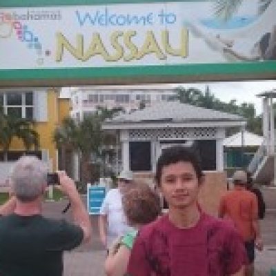 AT, ON, or IN? The Triangle Method for Prepositions of Place · engVid