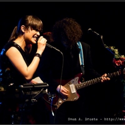 Speaking English – “Dress up” or “Get dressed”? · engVid